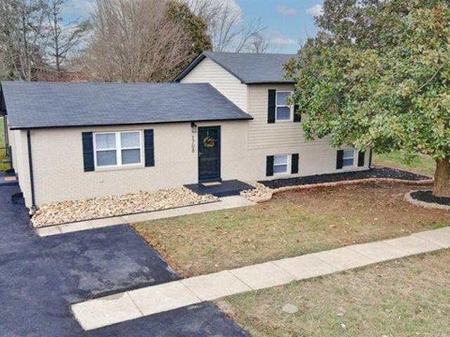 1708 Holly Ct, Radcliff, KY 40160