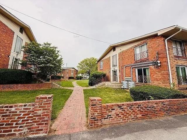 1708 Jennifer Rd, Lexington, KY 40505