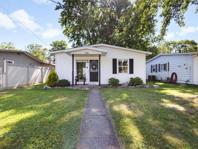 1708 Lynn St, Mishawaka, IN 46545