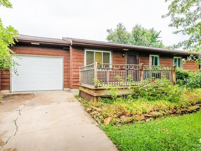 1708 Lilac Ln, Wamego, KS 66547
