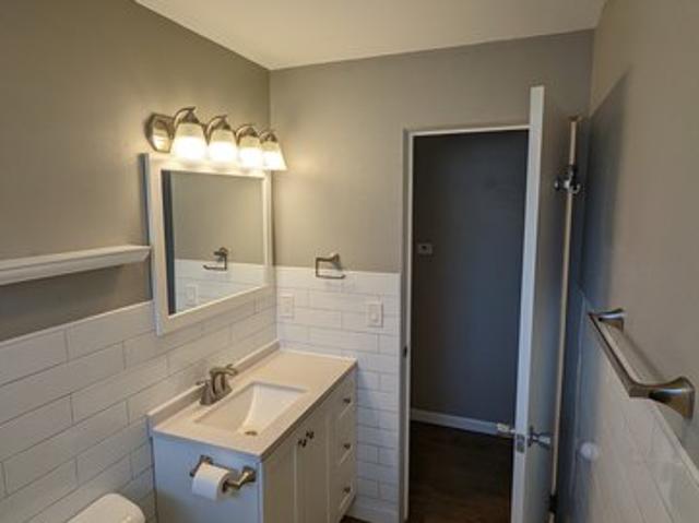 1708 Lindenwood Ave, Edwardsville, IL 62025