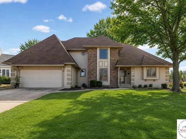 1708 S Nicklaus Dr, Clinton, MO 64735