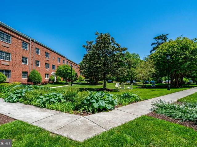 1708 W Abingdon Drive # 301
