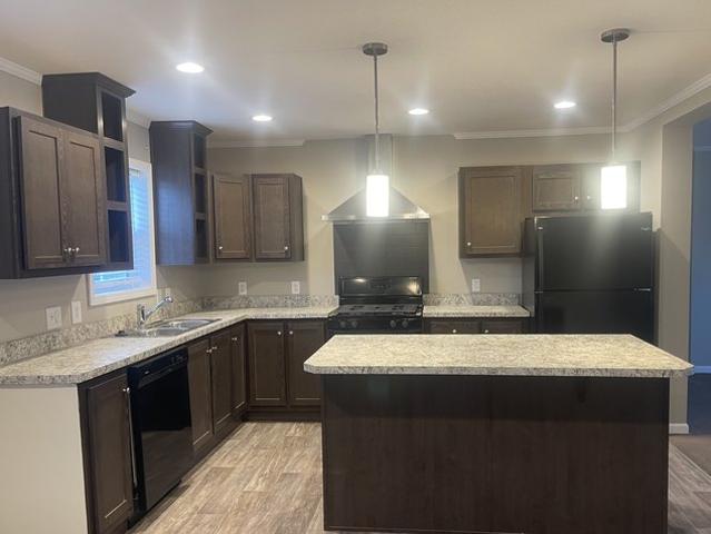 17097 Kropf Ave, Davisburg, MI 48350