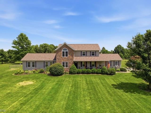 17095 Mennell Rd, Grafton, OH 44044