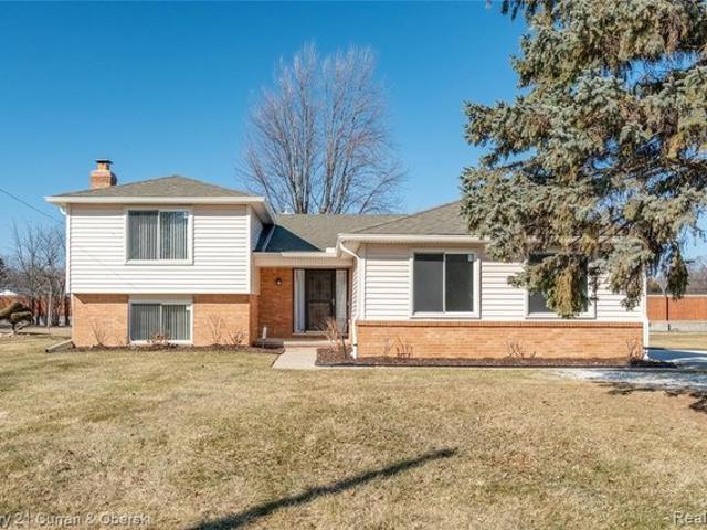 17098 Coral Gables St, Southfield, MI 48076