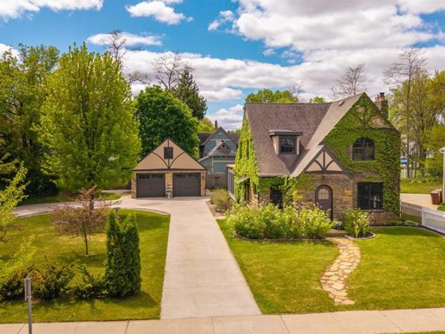 1709 Main St, Stevens Point, WI 54481