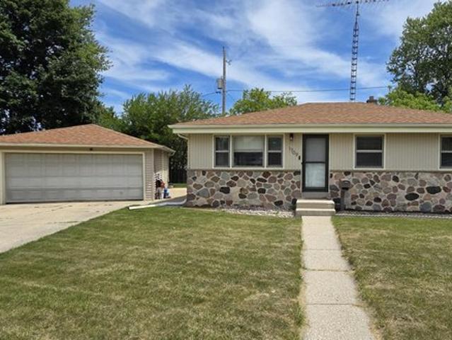 1709 Mercury Cir, Racine, WI 53404
