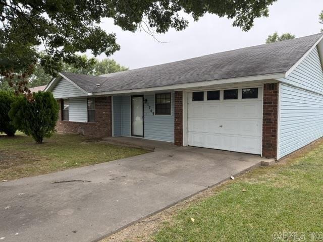 1709 N Lowe St, Stuttgart, AR 72160