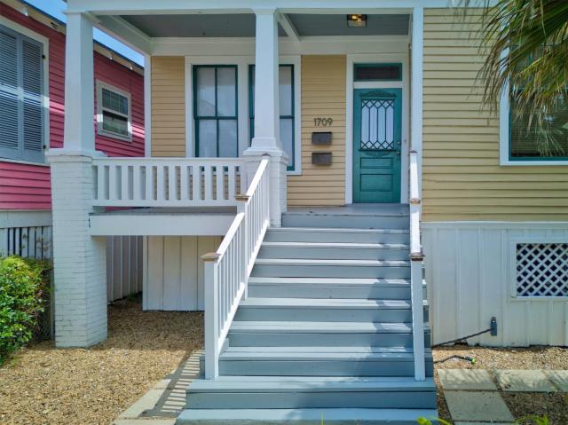 1709 Avenue N 1/2