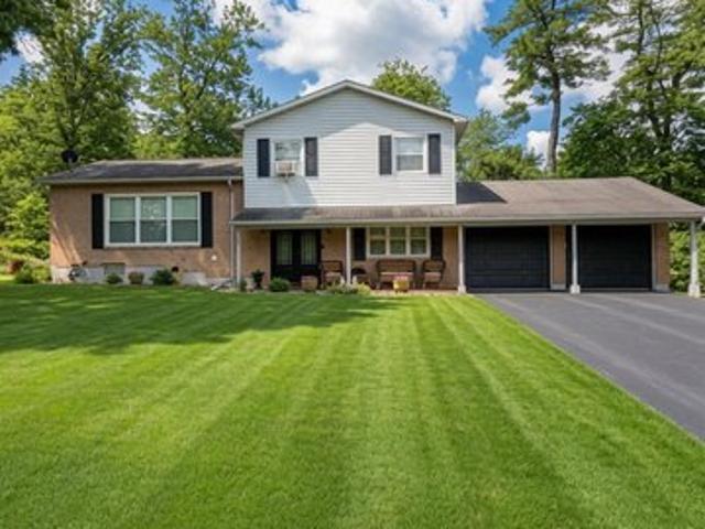 1709 Bellmeade Dr, Altoona, PA 16602