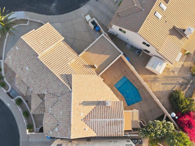 1709 E Gelding Dr, Phoenix, AZ 85022 | Compass