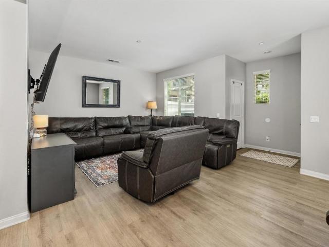 1709 Frangipani Ave