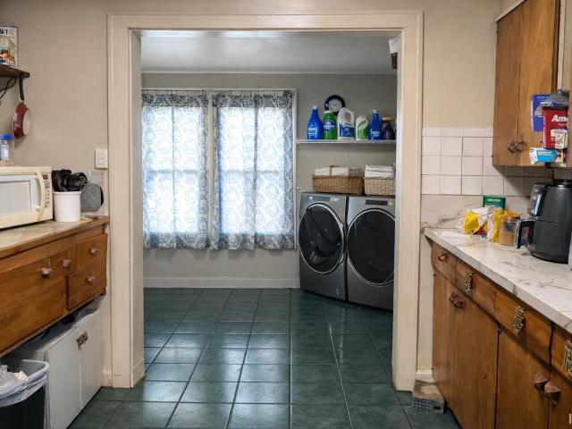 1709 Leer St, South Bend, IN 46613 | MLS #202612 | Compass