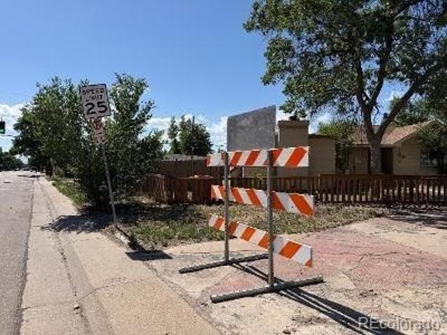 1709 Paris St, Aurora, CO 80010