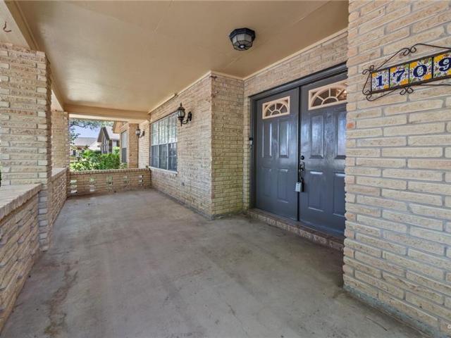 1709 Pecan Street