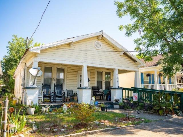 1709 Queen Street