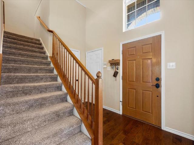 1709 Rushing Way