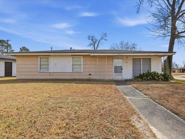 1709 Robin Ave, Orange, TX 77632