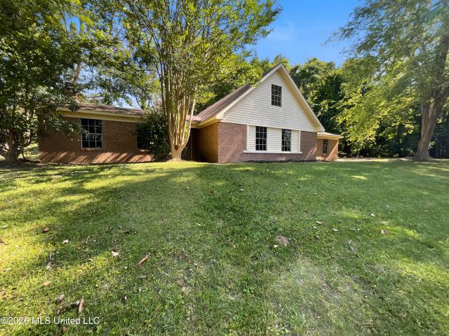 1709 Sherwood Circle