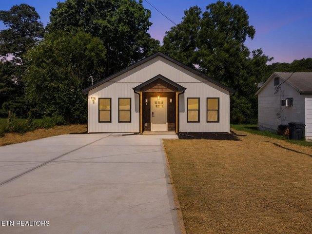 1709 Vada Cir, Knoxville, TN 37912