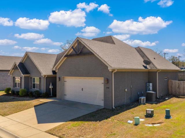 1709 Vine Maple Drive