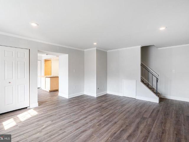 1709 Whitpain Hills