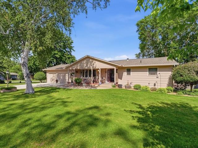 1709 6th St SW, Willmar, MN 56201
