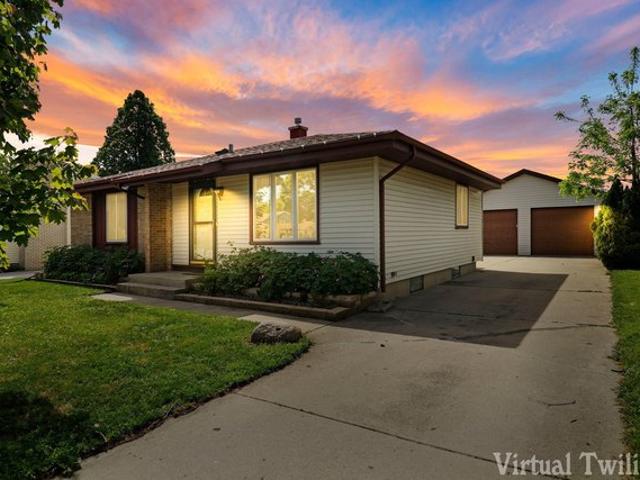 1709 88th St, Kenosha, WI 53143