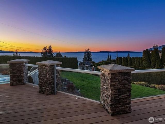 17003 Talbot Rd, Edmonds, WA 98026