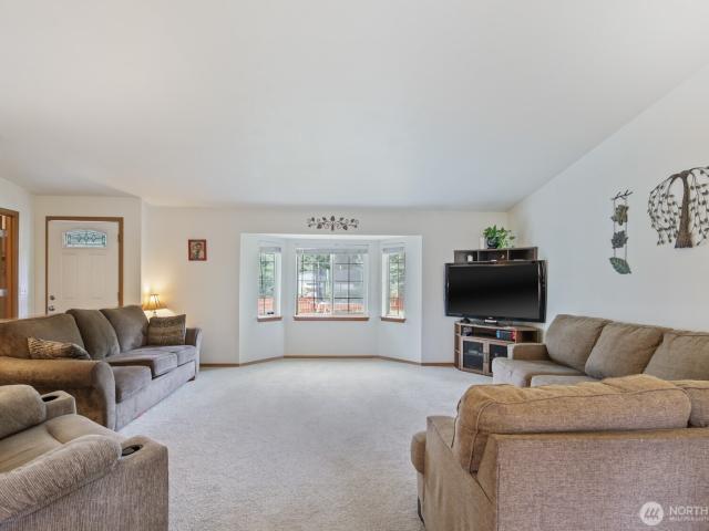 17003 Wisteria Court SE