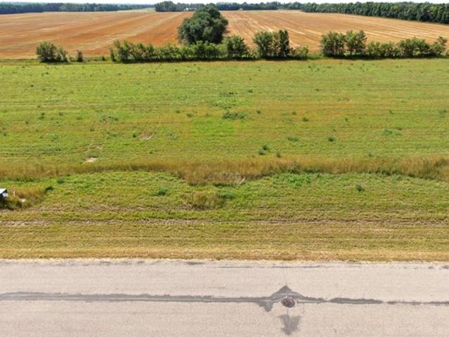 17003 Acadia Dr, Bismarck, ND 58503
