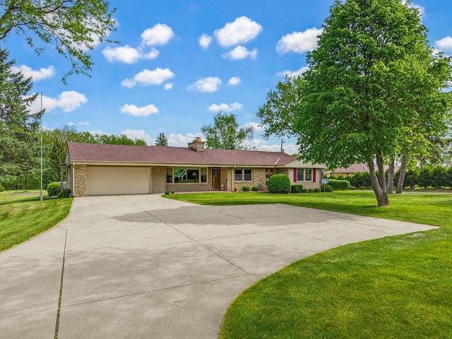 17000 W Observatory Rd, New Berlin, WI 53151