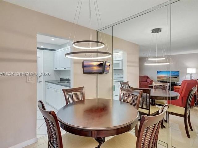 17001 NE 13th Ave Apt 306, Miami, FL 33162