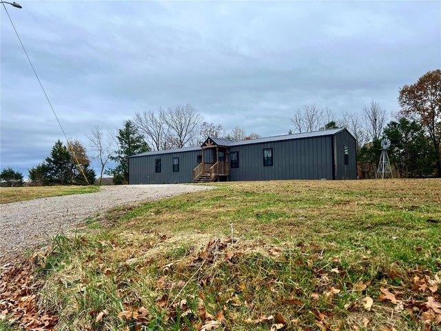 17007 Dogwood Dr, Lebanon, MO 65536
