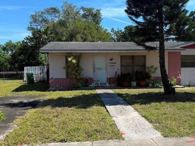17005 NW 52nd Pl, Miami Gardens, FL 33055