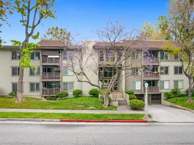 1700 Mission St #4, South Pasadena, CA 91030