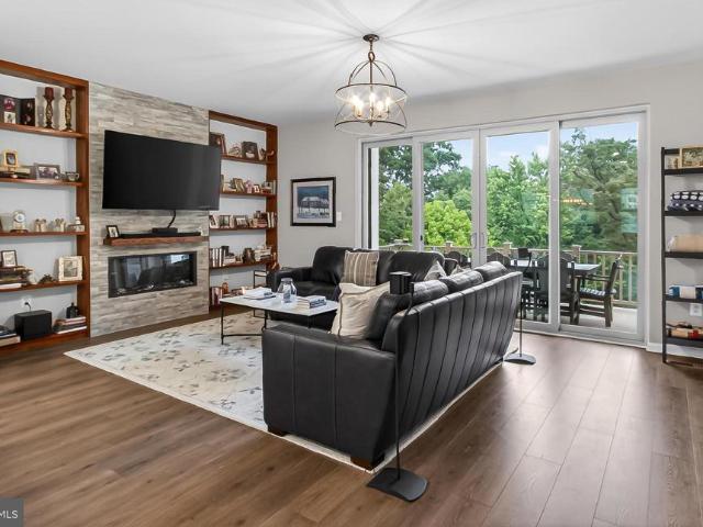 1700 Mocking Jay Terrace NE