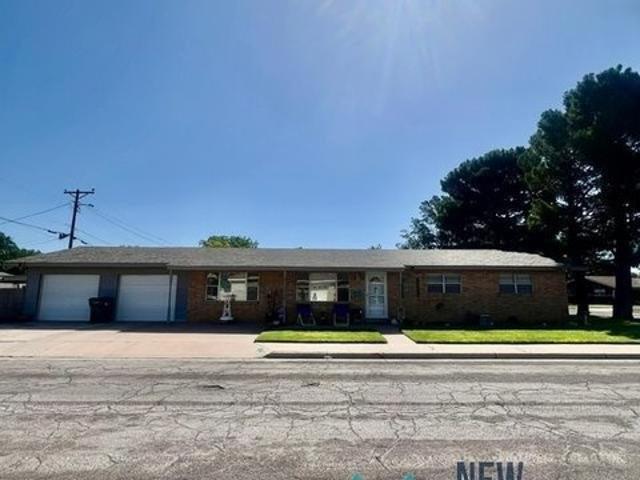 1700 N Cielo Dr, Hobbs, NM 88240