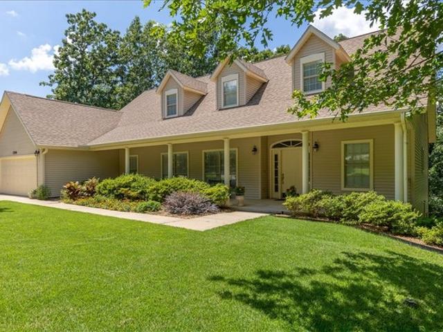 1700 N Applebury Dr, Fayetteville, AR 72701
