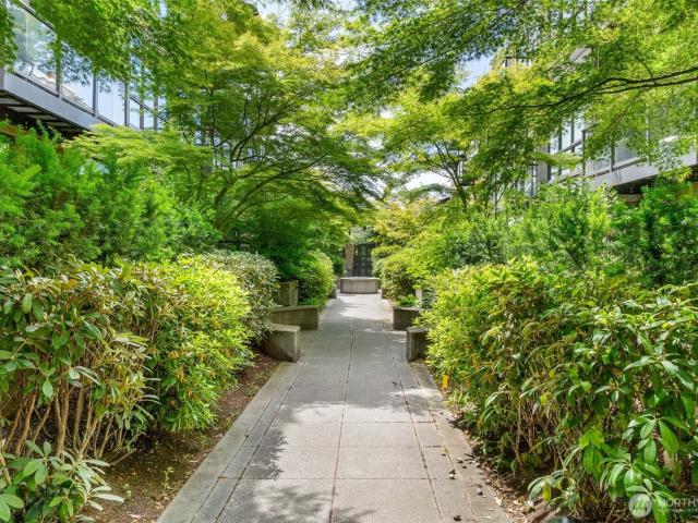 1700 N Northlake Way # 105