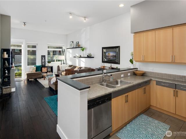1700 N Northlake Way # 108