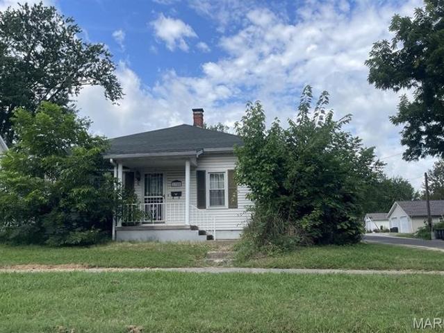 1700 Olive St, Highland, IL 62249