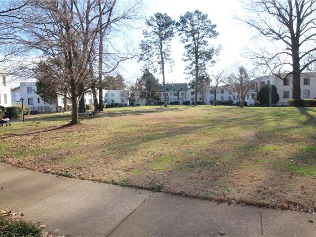 1700 B7 Elm Street