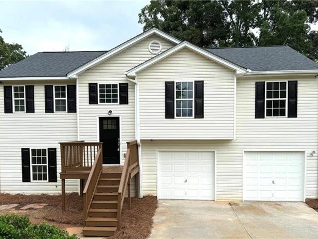 1700 Bismarck Cir, Winder, GA 30680