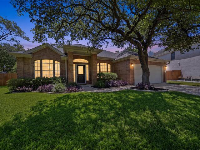 1700 Clay Ln