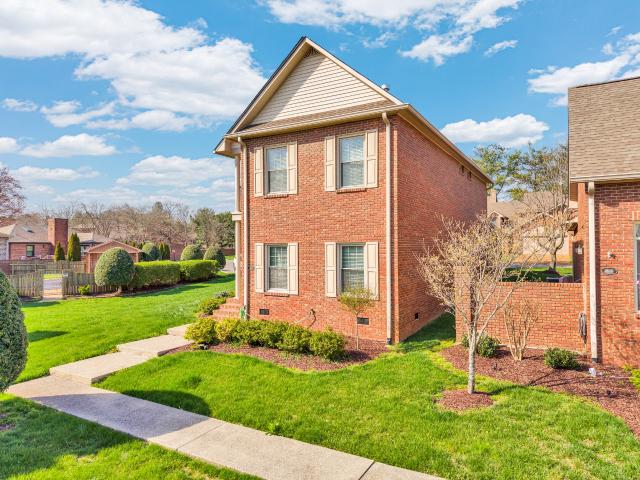 1700 Fairway Dr