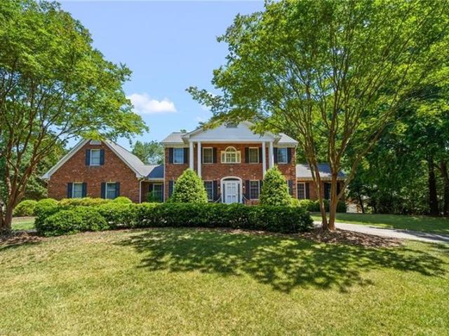 1700 Farnsworth Ct, High Point, NC 27262