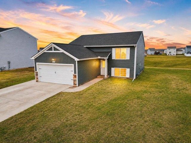 1700 Harper Grove Ln, Vicksburg, MI 49097