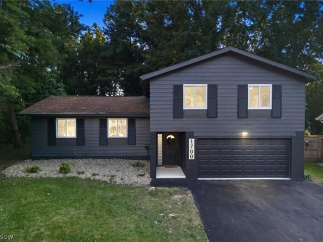 1700 Karg Dr, Akron, OH 44313